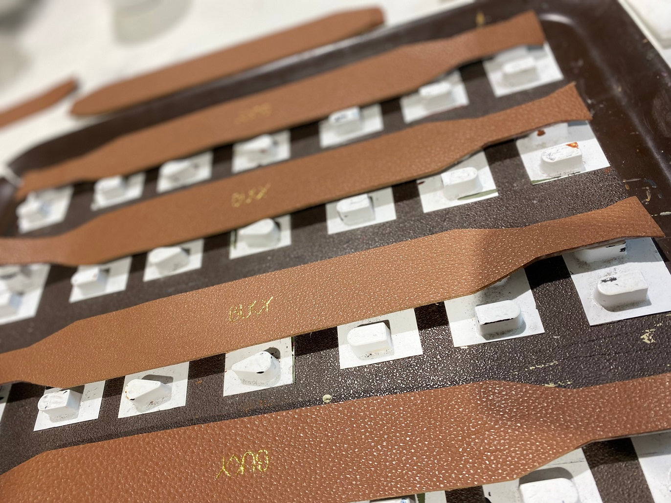 Discover the journey: from studio to your everyday bag